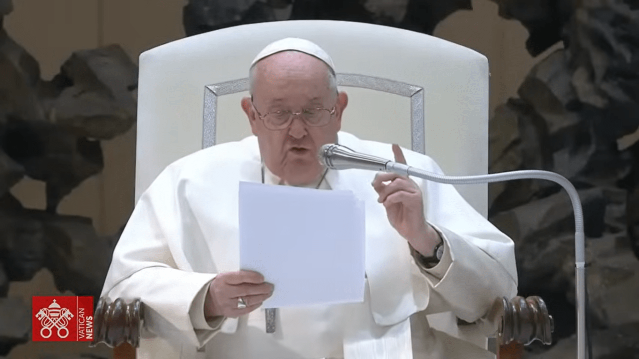 Nativity scene teaches simplicity and joy, Pope says at Audience ...